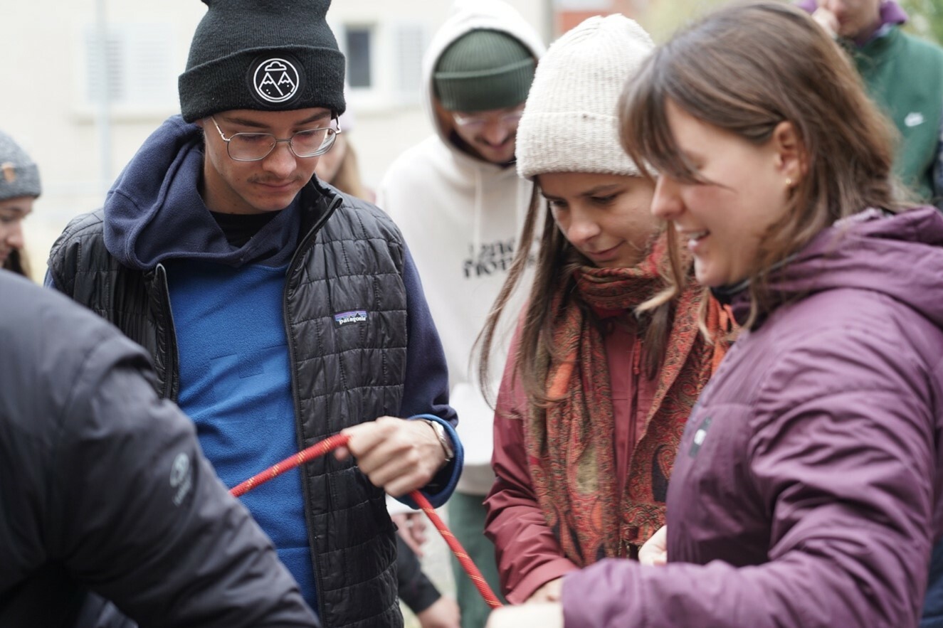 Katholische Kirche – Freiburg - Herbstexpert*innen mit Bart und Federn ...